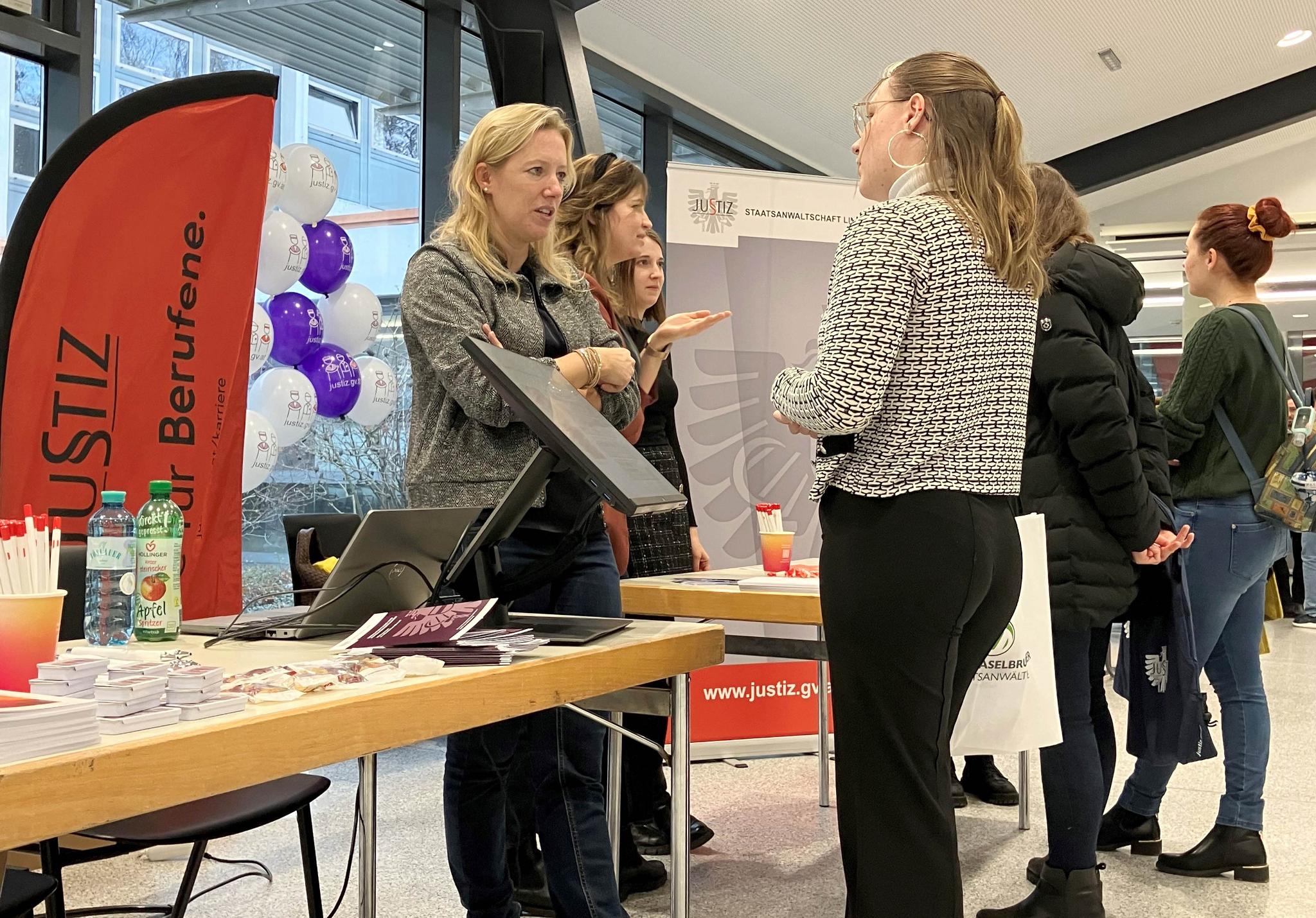 Staatsanwaltschaft Linz auf der JUS Karrieremesse von ELSA Linz